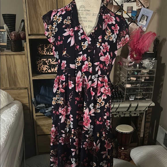 Signature by Robbie Bee | Dresses | Signature By Robbie Bee Navy Floral ...